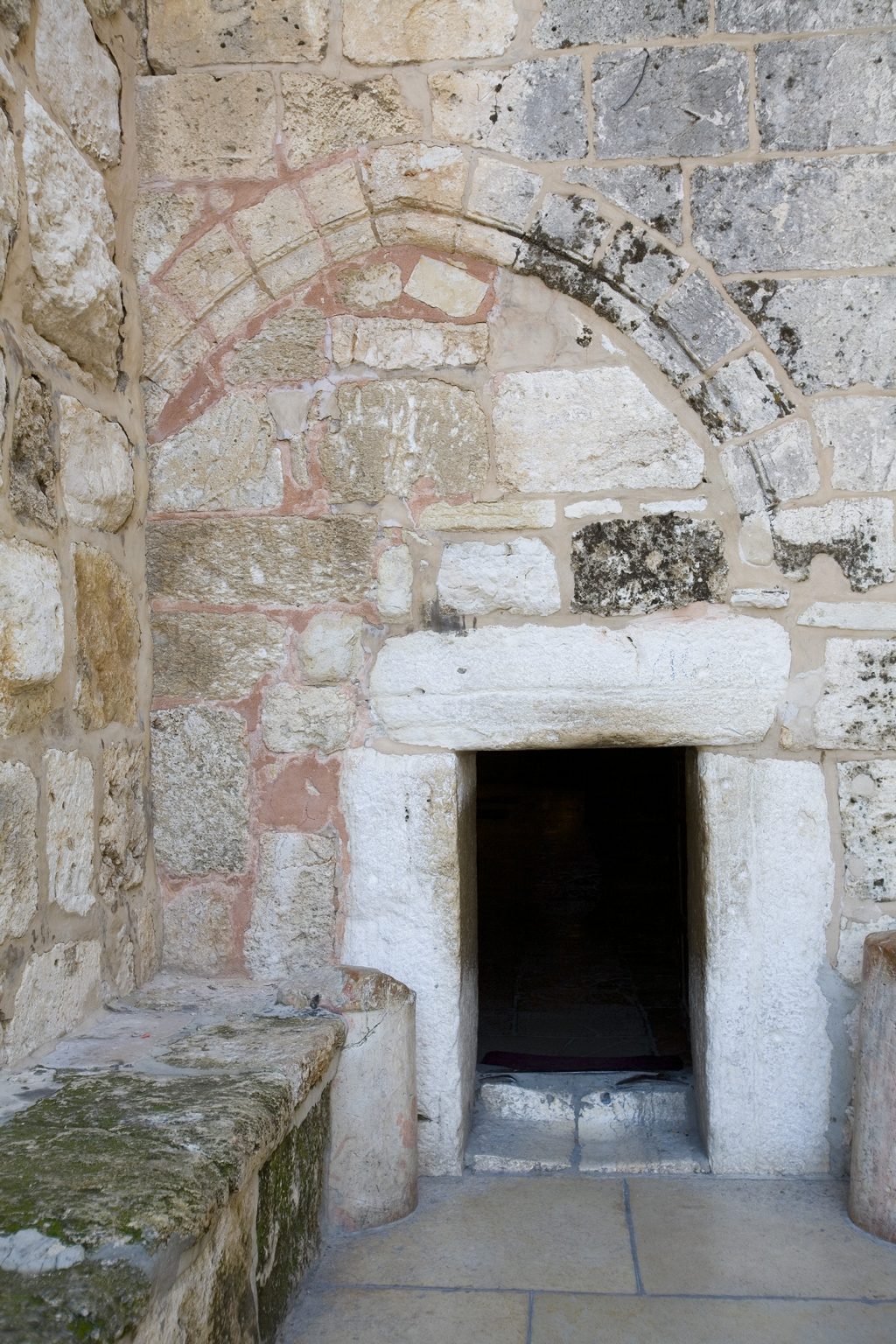 The Narrow Door of Humility – O Clarim EN