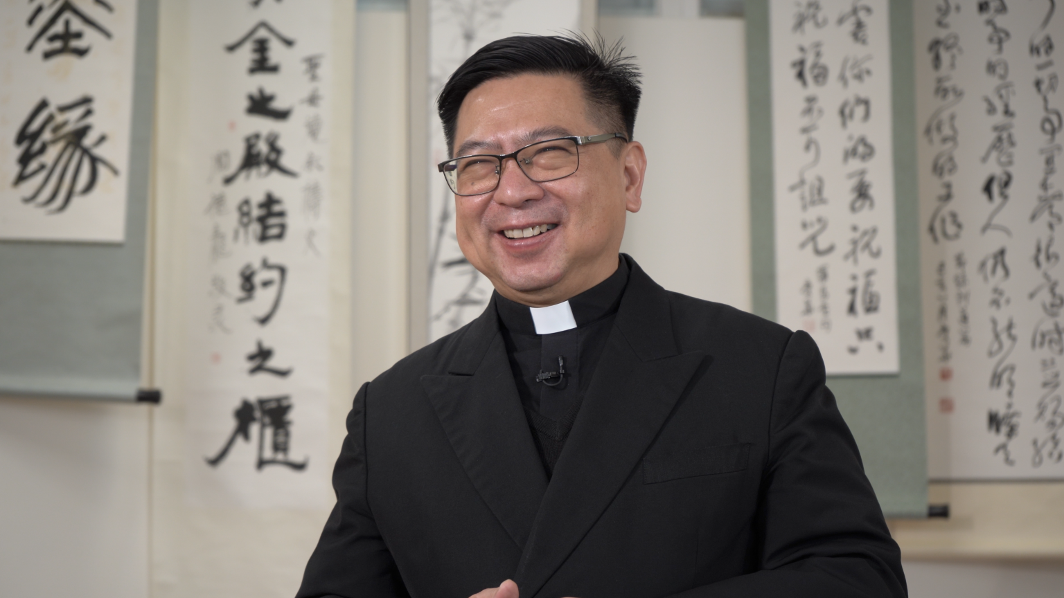 Father Tham’s harmonious brush worships God through art – O Clarim EN