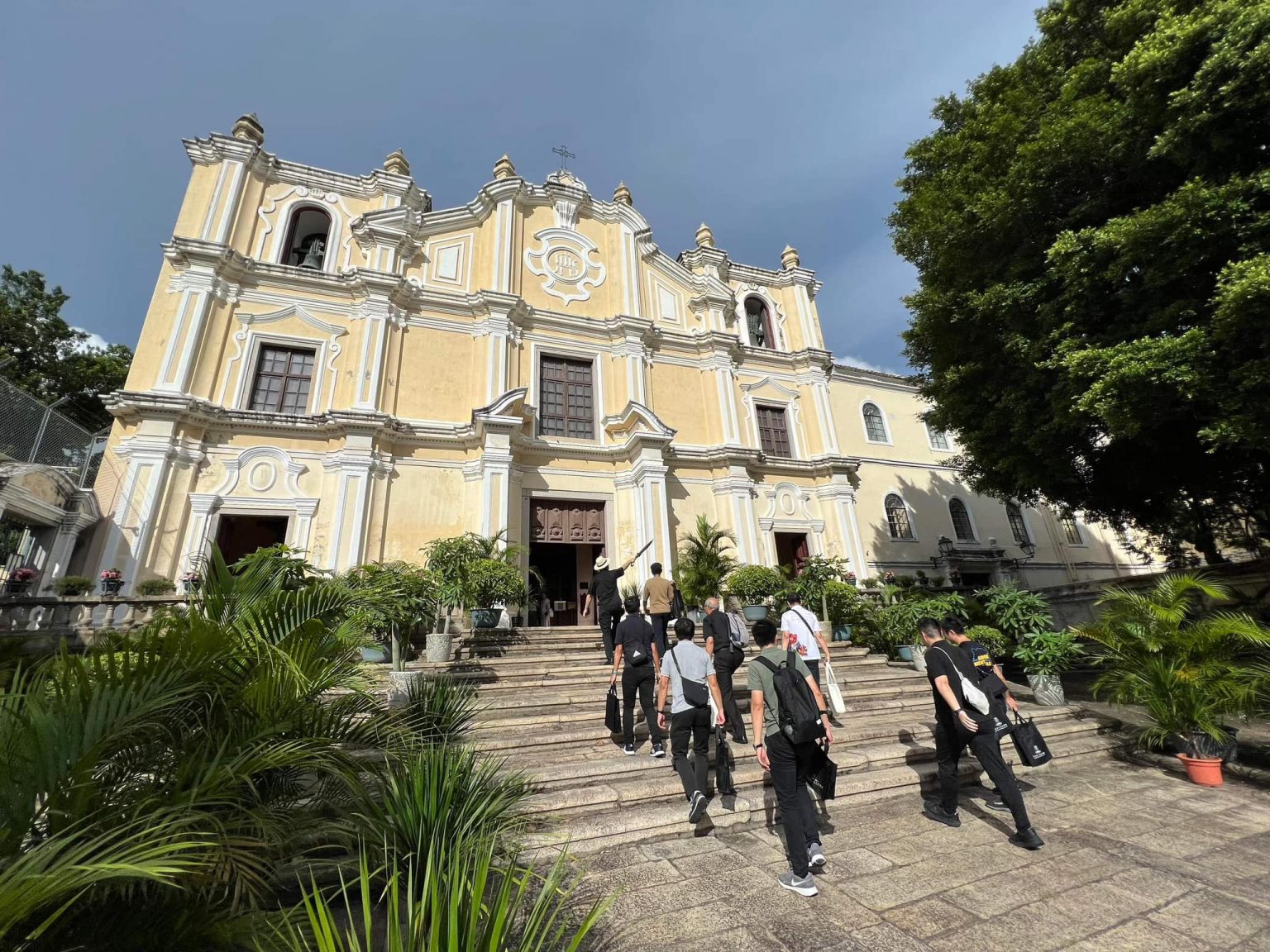 IN THE PURSUIT OF A MEANINGFUL LIFE – Three Essential Signposts for the ...